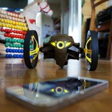 Parrot MiniDrone Jumping Sumo - Un jour un jeu
