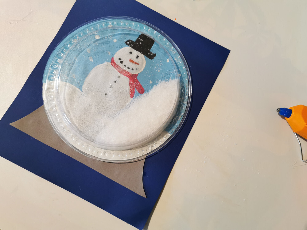 Activité créative : une boule à neige de Noël - Un jour un jeu