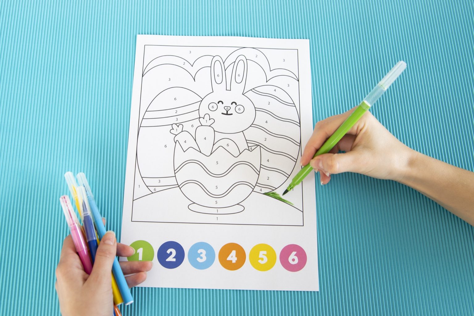 Mes coloriages magiques de Pâques - Un jour un jeu