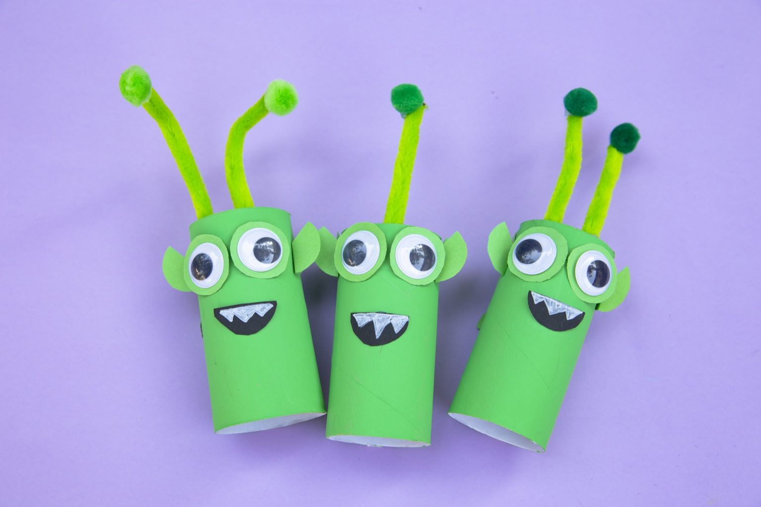 Bricolage de l'espace : mes petits aliens verts - Un jour un jeu