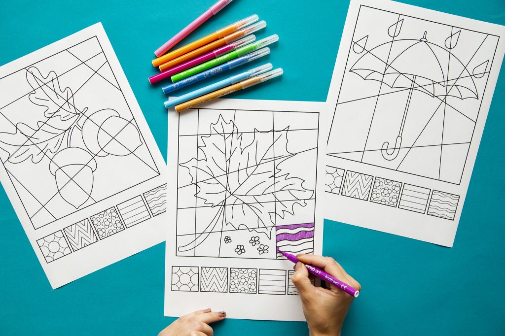 Mes coloriages graphiques de l'automne - Un jour un jeu